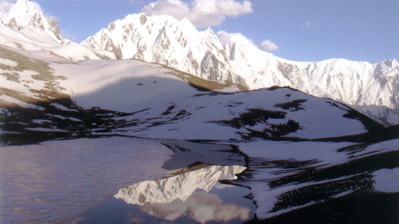 Rush Lake Trek - an adventure to a magnificent alpine lake